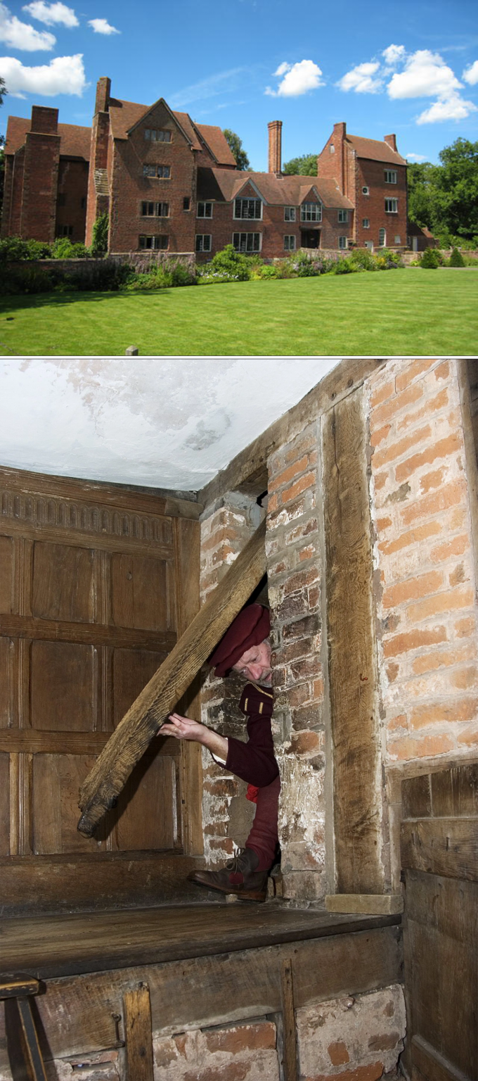 9 Mysterious Secret Rooms and Hidden Passages