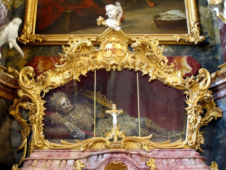 8 Bizarre Medical Practices of the Middle Ages